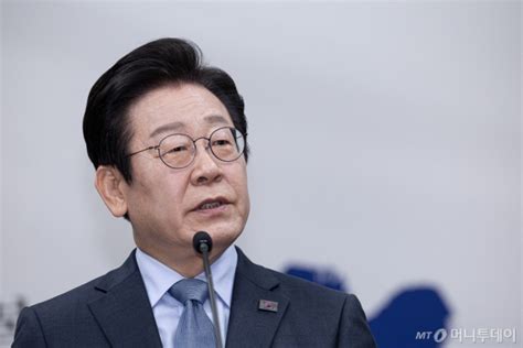 이재명 설 연휴 마지막날 문재인 전 대통령 예방