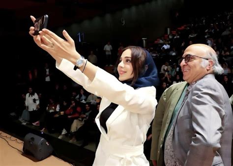 استایل جذاب المیرا دهقانی در اکران فیلم ناجورها