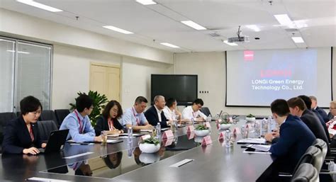 以光为媒 共谋合作——立陶宛经济部长一行到访隆基股份