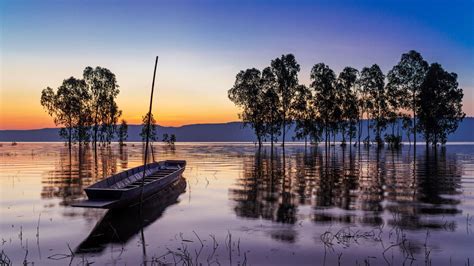 Обои деревья в воде лодка озеро 1920x1080 Full Hd от Photomonstr картинки на рабочий стол и