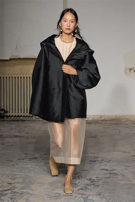 Pin By Javier Ly On Ss2024 Fashion Fashion Show Fashion Inspo