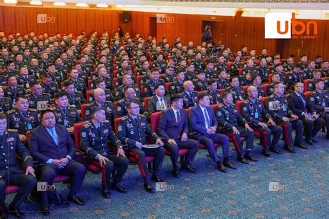 Л Оюун Эрдэнэ Зэвсэгт хүчин батлан хамгаалахын салбарт хүний эрхийг