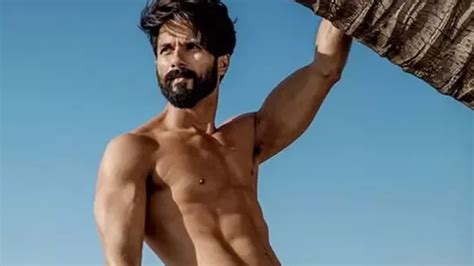 Transform Your Body Like Shahid Kapoor With His Effective Abs Focused