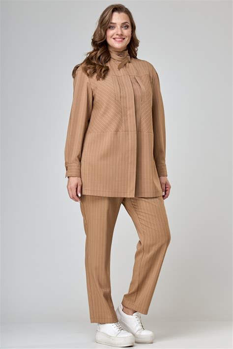 Костюм брючный белорусского производства женский светло коричневый