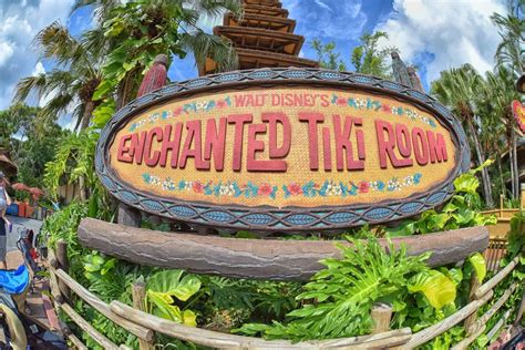 dvc dining reservation dates — dvc field guide