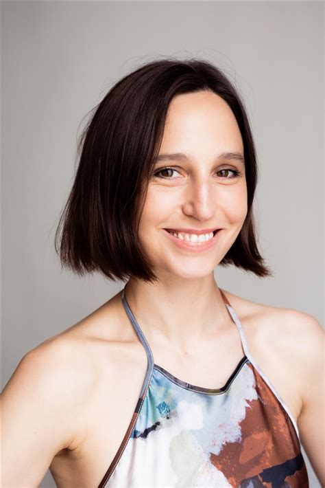 Adèle Borde Fiche Artiste Artiste Interprète Agencesartistiques