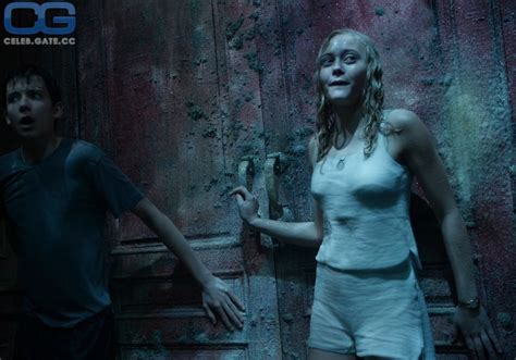 Ella Purnell Nude Pictures Photos Playbabe Naked Topless Fappening