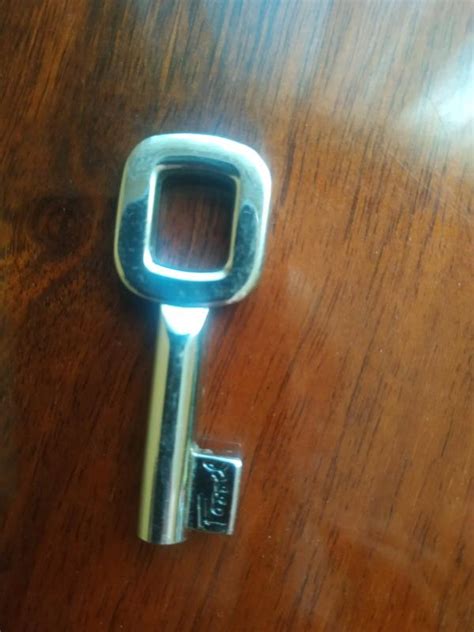 Ключ Fossil — ціна 60 грн у каталозі Інші аксесуари Купити аксесуари за доступною ціною на Шафі