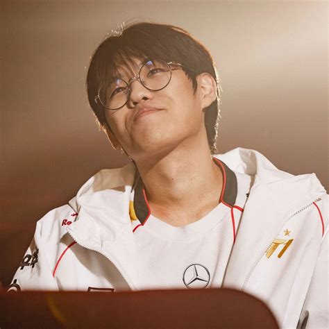 ૮ •̀ •́ ა 2024 월즈 결승티저 속 가족의 응원영상을 바라보는 제오페구케 가족을 바라보는 눈에 사랑이 뭍어나있고 얼굴에 행복이 보이네🥰 T1win