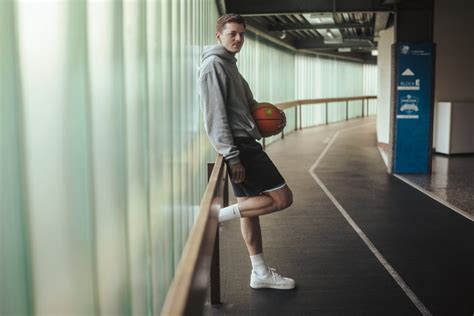 Lars Kamp Bleibt Im Tief Im Westen Vfl Sparkassenstars Bochum