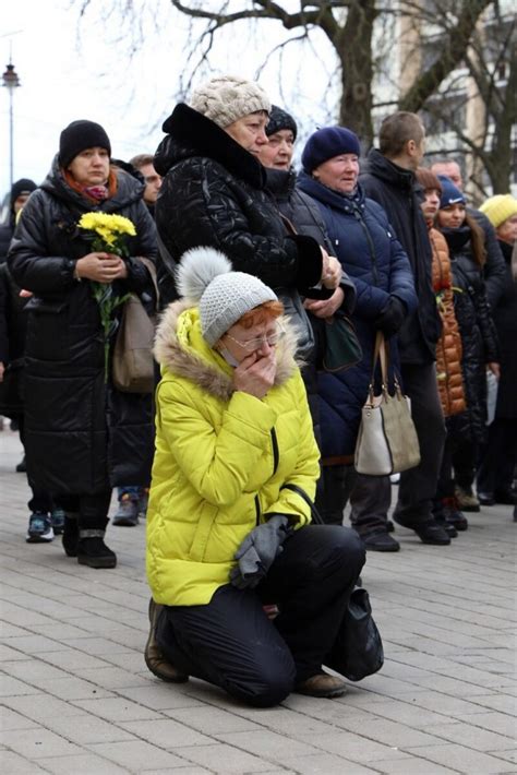 У Луцьку провели в останню путь загиблого на війні Іллю Симоновича Фото Читайте на Ukr Net
