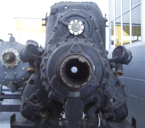 Filedaimler Benz Db 605 Showing Crankshaft For Motorkanone
