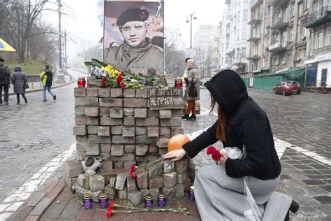 У Києві вшанували память перших загиблих Героїв Небесної Сотні ФОТОРЕПОРТАЖ Вечірній Київ