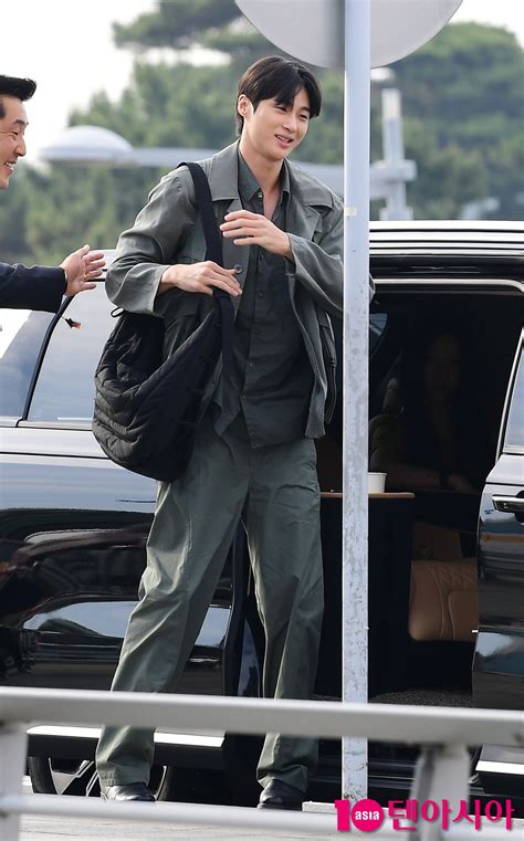 Ten포토변우석 첫 해외팬미팅 출국 텐아시아