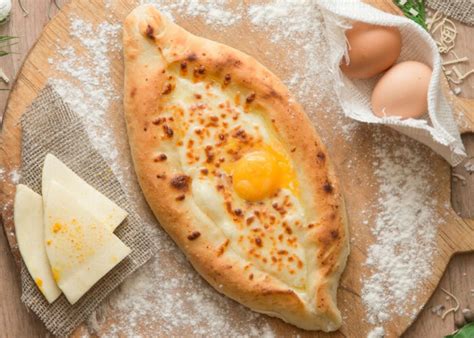 Khachapuri El Pan De Queso De Georgia Que Te Conquistará Pequerecetas