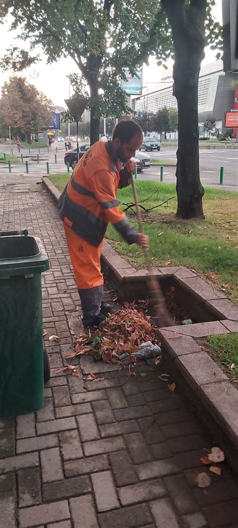 Екипите на ЈП Комунална хигиена Скопје на терен на повеќе Скопски локации