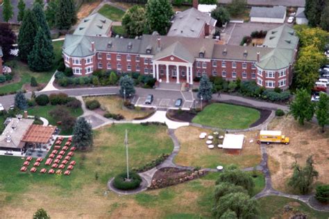 Pubs Breweries And Historic Hotels In Oregon And Washington Mcmenamins