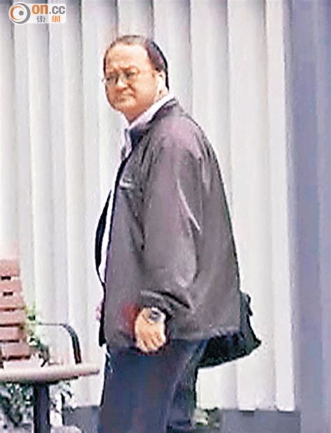 國泰員工偷善款判社服 東方日報