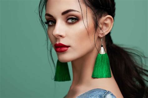 10 Top Eyeshadows For Green Eyes