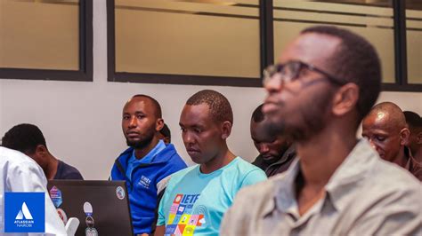 See What Is Agile Methodology Pms Roundtable Agile Manifesto Scrum And Kanban At Atlassian