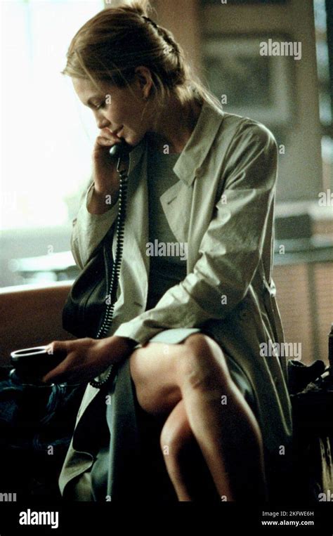 Diane Lane Unfaithful Hallway