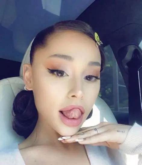 Ariana Grandes Face Always Needs To Be Cummed On Scrolller