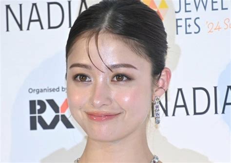 【画像】橋本環奈さん（25）おっぱい出して大人の色気ムンムン アナ速‐女子アナ画像速報