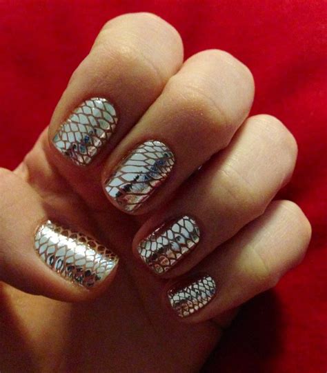 Metallic Python Nail Christmasnail Textura De Serpente Metalizada Nails Beauty