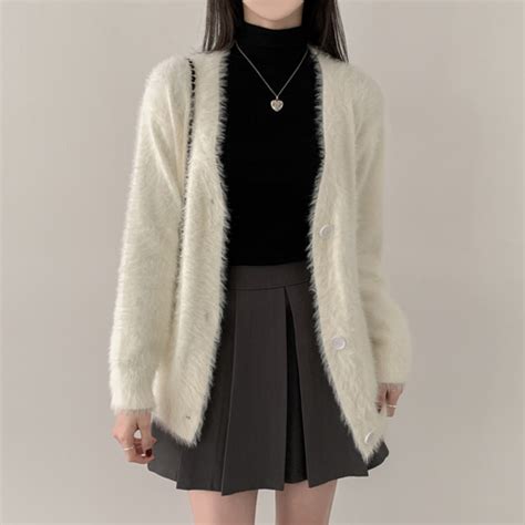 메리포핀 보들보들🤍오버핏 여리여리 가득 브이넥 앙고라 니트 긴팔 가디건 2color