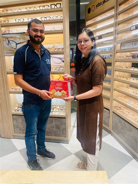 Bhawna Tiwari On Linkedin Diwali T Distribution At Stores 🪔