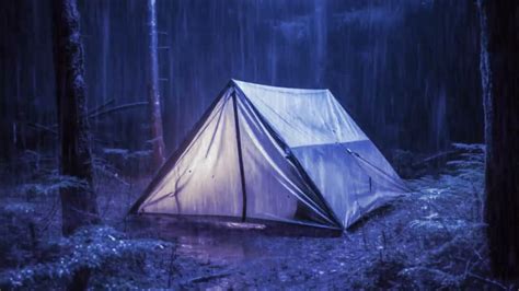 폭풍우 치는 밤에 강한 바람과 함께 숙면 텐트에 내리는 빗소리 Youtube