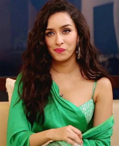 Shraddha Kapoor Come On Guys We Know Want She Wants🤣 Scrolller