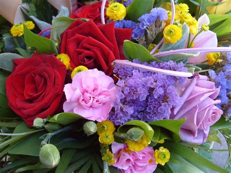 무료 이미지 봄 플로라 플로리스트 리 꽃 다발 소매 꽃 피는 식물 꽃다발 꽃을 자르다 플로랄 디자인 육상 식물 꽃꽂이 2043x1532