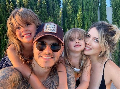 El Amoroso Gesto De Los Hijos De Maxi López Y Wanda Nara Con Mauro Icardi Caras