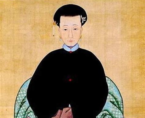她是康熙唯一的皇貴妃，撫育天子十年，生下一女，卻被康熙燒掉！ 每日頭條