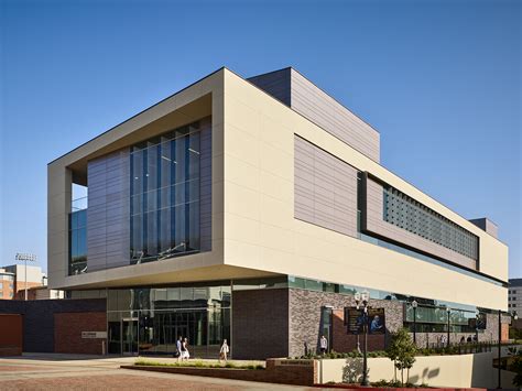 Ucla Wasserman Football Center — Hall Merrick Mccaugherty