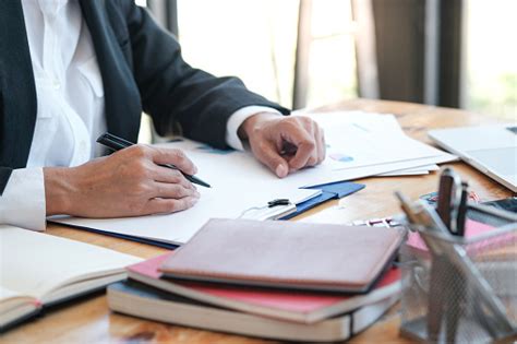 비즈니스 사람들 회의 디자인 아이디어 전문 투자자 작업 새로운 시작 프로젝트 개념 사무실에서의 비즈니스 계획 경영자에 대한 스톡 사진 및 기타 이미지 Istock