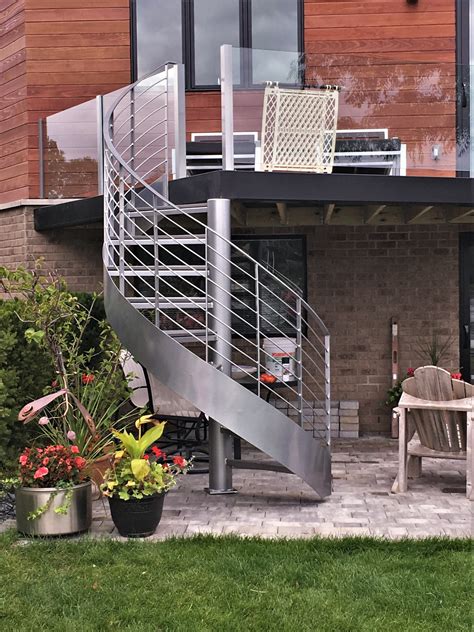 Outdoor Metal Spiral Staircase With Trex Treads