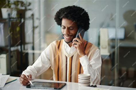 Premium Photo Engineer Calling Client