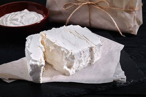 나무 배경에 수제 치즈 우유와 코티지 치즈 소박한 스타일 유제품 세트 우유 코티지 치즈 사워 크림 요구르트 가정의 방에 대한 스톡 사진 및 기타 이미지 Istock