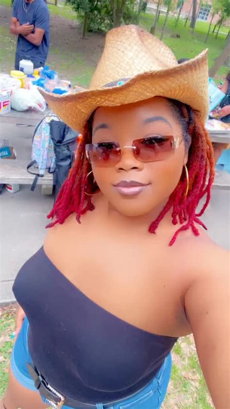 Your Favorite Country Girl 🤠