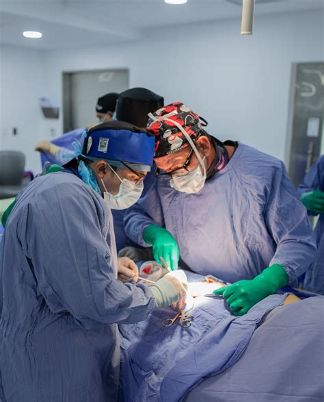 Avanzando Homs Marca Hito En Rd Con Implante De Prótesis Cardiovascular