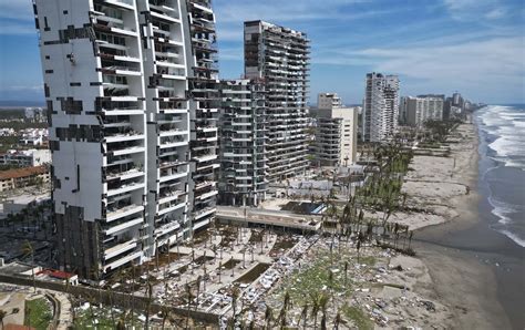 Slim Es Uno De Los Hoteleros Que Buscar N Reconstruir Acapulco Bloomberg