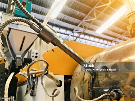 Alat Ukur Sensor Suhu Thermostat Probe Untuk Suhu Pengukuran Termokokodle Dalam Pemanas Foto