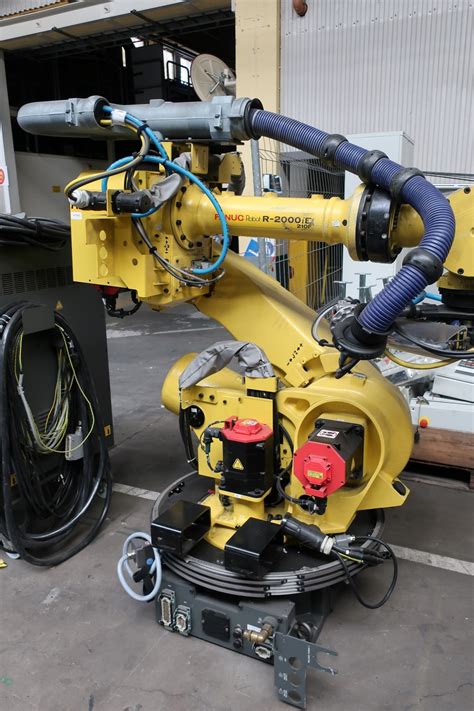Robot Fanuc R 2000ib 210f 08 729h W Linear Rail Ps Auction We Value The Future
