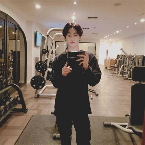 13 Times Btss Jungkook Stunned Fans With His Hot Mirror Selfies Koreaboo