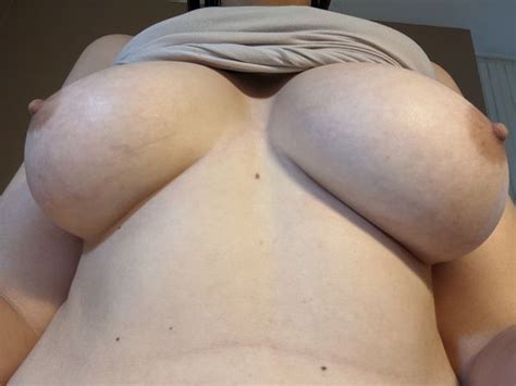 Underboob Pic