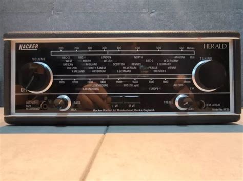 Vintage Audio Hacker Herald Transistor Radio No Battery Untested