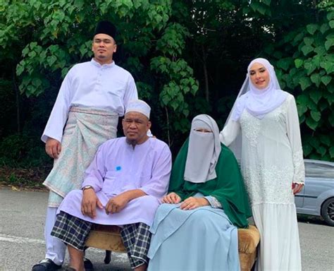 Alhamdulillah Aku Dah Cerai Zarina Anjoulie OHBULAN