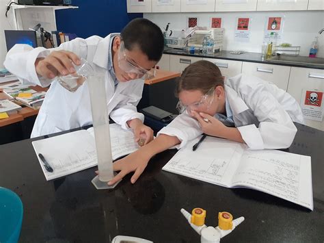 Year 7 Scientists Do Density Experiment
